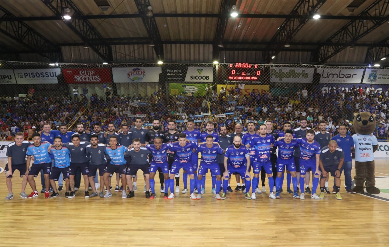 Foz Cataratas Futsal é bicampeão paranaense. Veja fotos da festa com a ...